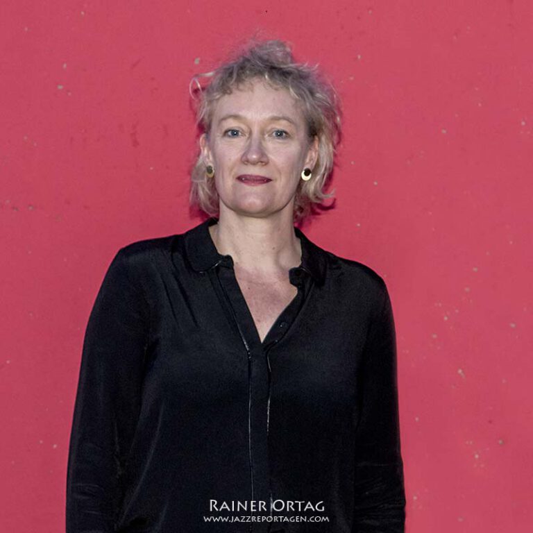 Julia Huelsmann - Jazzreportagen.com